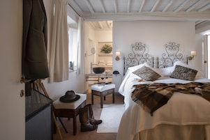 Quarto superior | Edredons de pluma, Wi-Fi de cortesia, roupa de cama