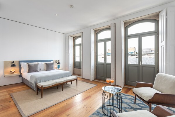 Apartamento família, 3 quartos, vista para a cidade | 1 quarto, roupas de cama antialérgicas, cofres nos quartos