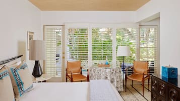 Quarto, 1 cama king-size (Estate) | Roupa de alta qualidade, edredões de penas, cofre no quarto, secretária