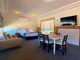 Quarto Superior | Ferro/tábua de engomar, Wi-fi grátis, roupa de cama fornecida 