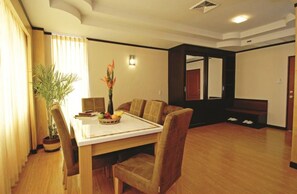 Suíte estúdio | Opções para refeição no quarto