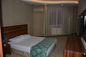 Escrivaninha, Wi-Fi de cortesia, roupa de cama