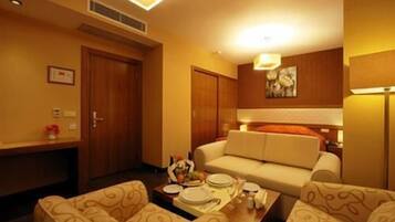 Quarto Standard | 1 quarto, minibar, cofre no quarto, secretária