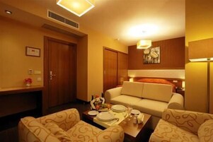 Quarto standard | Frigobar, cofres nos quartos, escrivaninha, Wi-Fi de cortesia