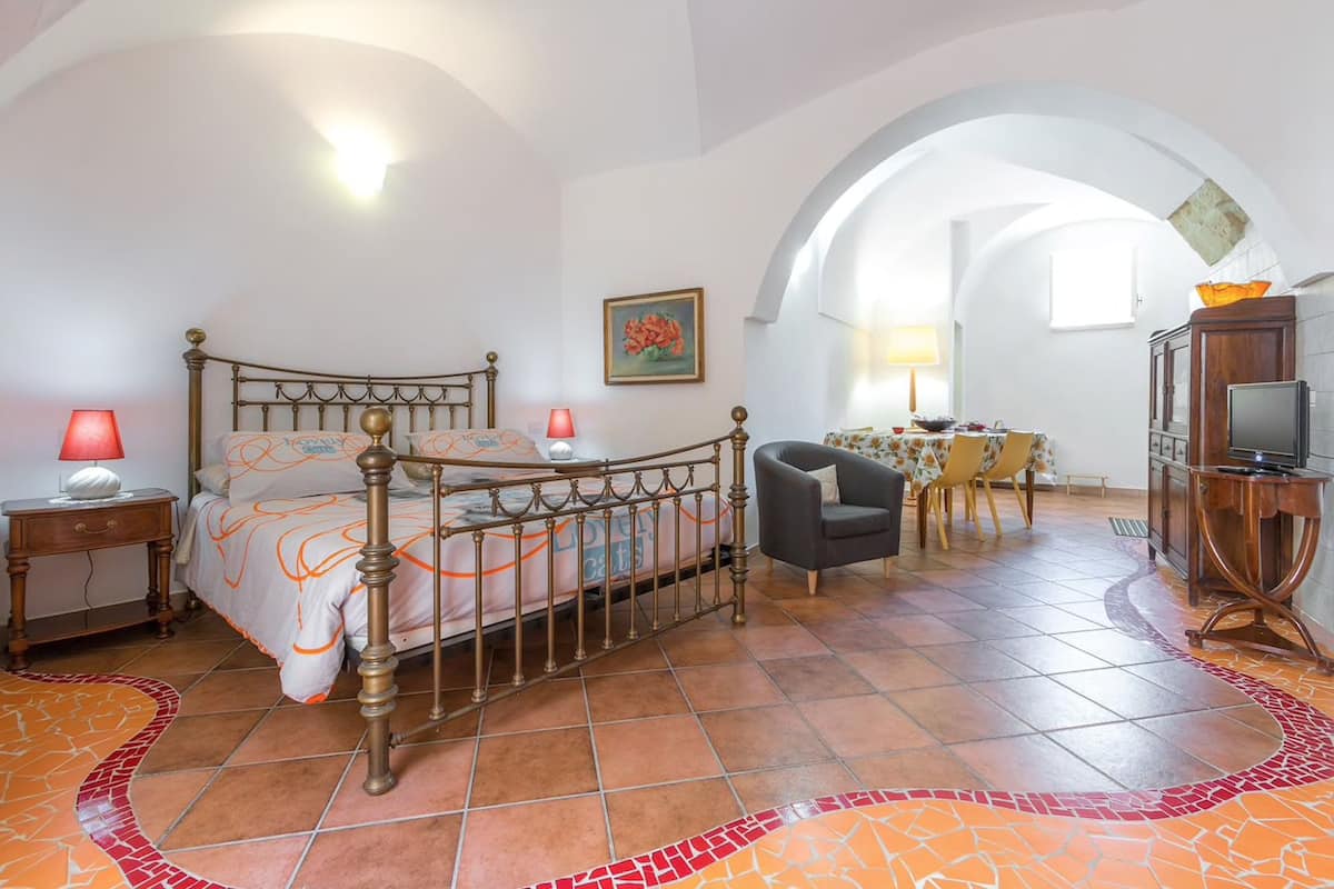 Suíte estúdio urbana, para não fumantes, cozinha | 1 quarto, roupas de cama premium, edredons de pluma