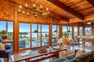 Área de estar no saguão