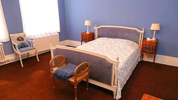 1 quarto, roupa de alta qualidade, com decoração personalizada