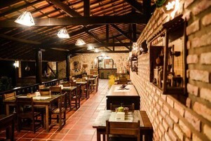 Café da manhã com buffet grátis todos os dias