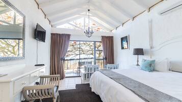 Quarto Duplo ou Twin Clássico, varanda, vista para o mar | Ferro/tábua de engomar, Wi-fi grátis, roupa de cama fornecida