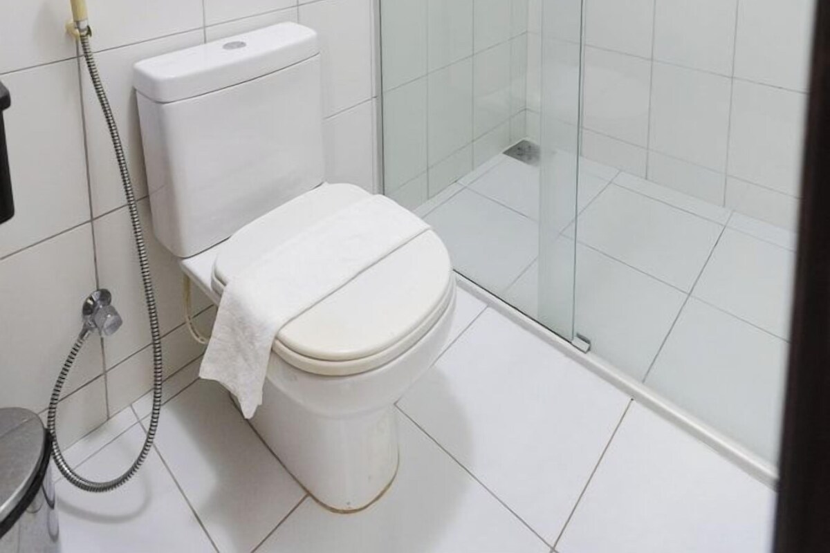 Casa de banho | Um polibã, um secador de cabelo (mediante pedido), toalhas fornecidas 