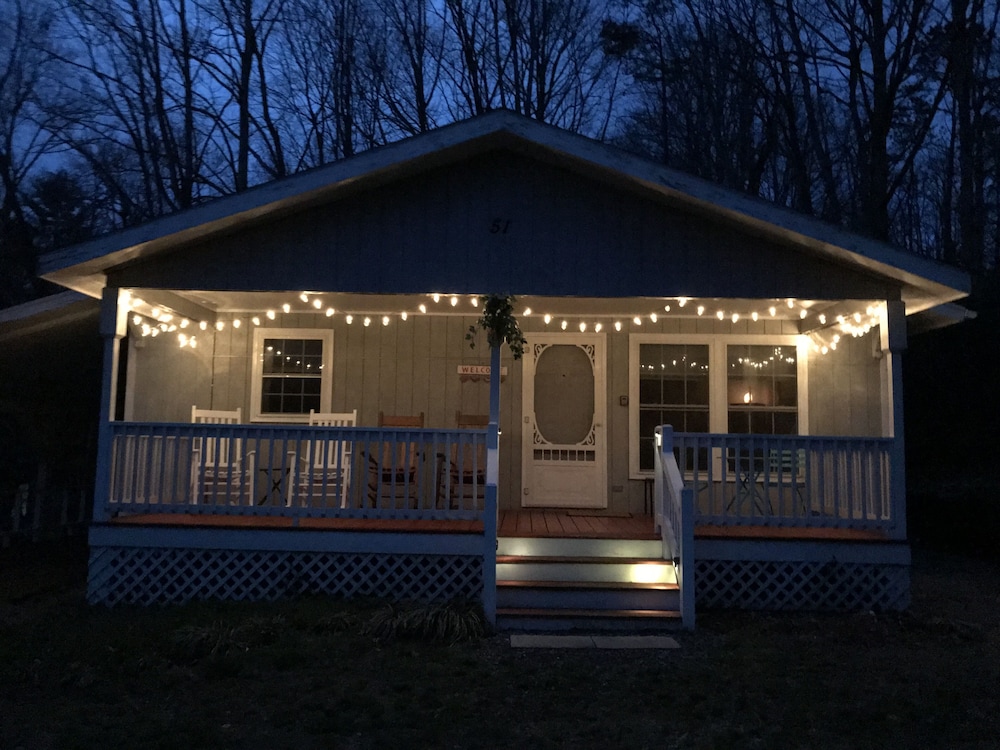 Cute Cottage, Pet And Family Friendly, Reduced Rates For Longer Term Rentals - Black Mountain, NC