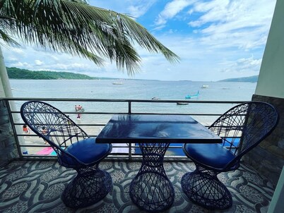 Mango's Beachfront Resort