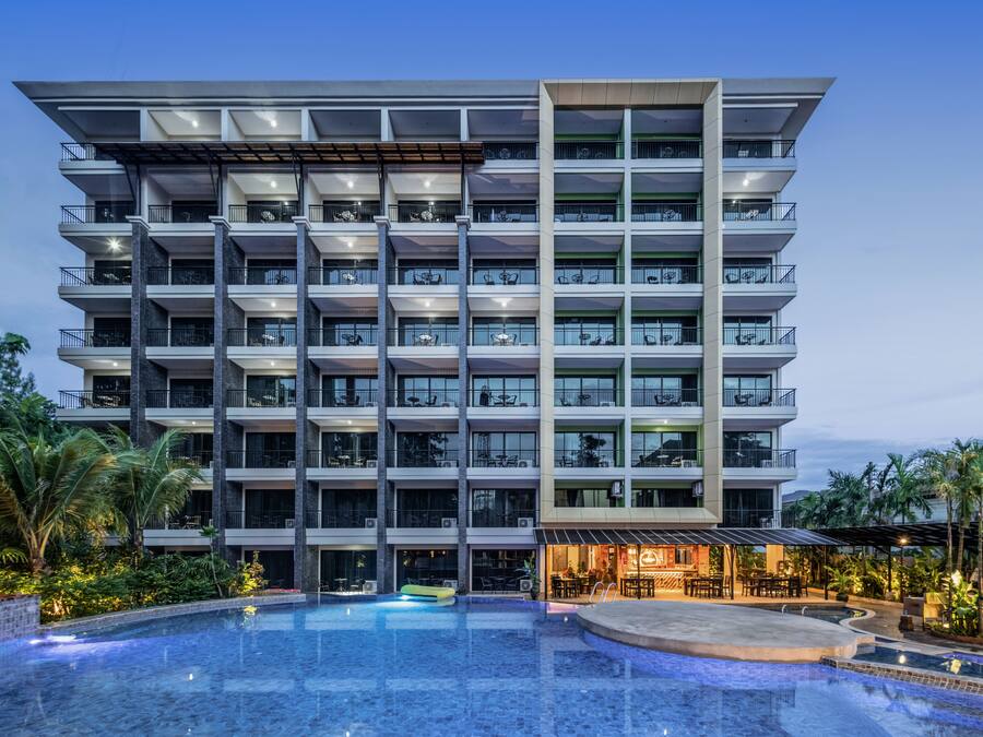 3 piscinas exteriores, espreguiçadeiras