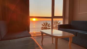 Quarto superior, várias camas, para não fumantes, vista para o mar (with Two Single SofaBeds) | 1 quarto, lençóis italianos Frette, roupas de cama premium