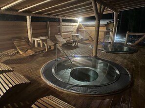 Sauna seca, banheira de hidromassagem, sauna a vapor, aromaterapia