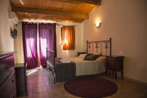 Quarto Superior | Berços/camas para crianças, roupa de cama fornecida 