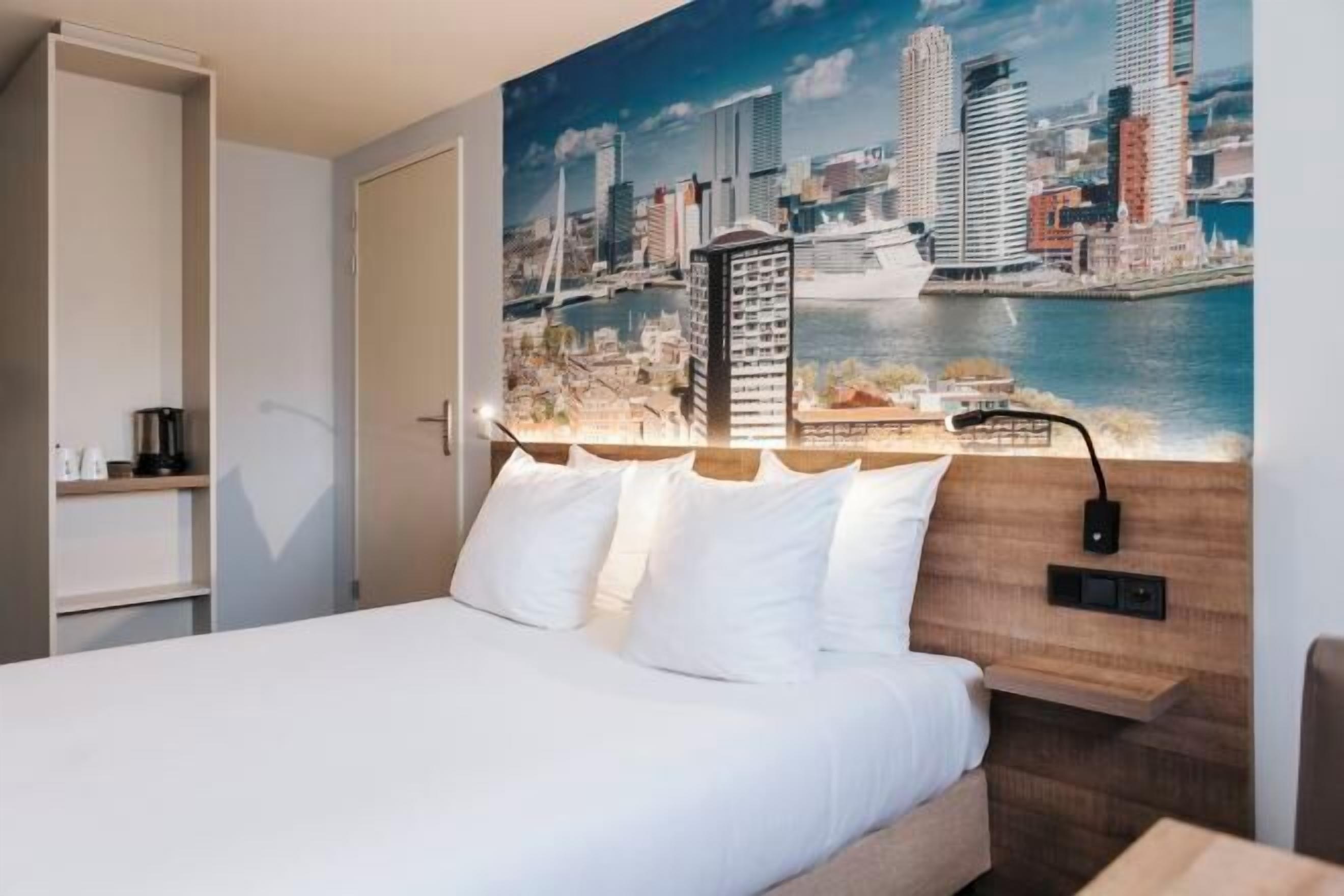 Cofres nos quartos, ferros/tábuas de passar roupa, Wi-Fi de cortesia