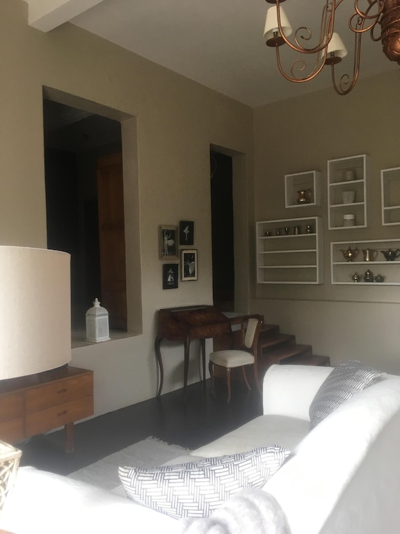 Solar Powered. Large Garden Apartment, Central & Secure Neighbourhood. - Johannesburg