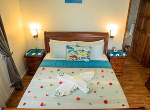 Cofres nos quartos, individualmente decorados, Wi-Fi de cortesia