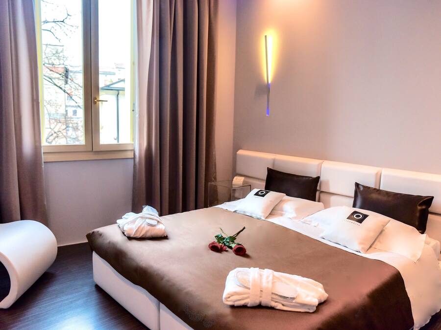 Suite Executiva, 1 quarto, Vista para a cidade (4 pax) | Lençóis italianos Frette, roupa de alta qualidade, edredões de penas