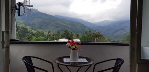 Suíte superior, 1 cama de casal, vista para o vale | Vista para o vale