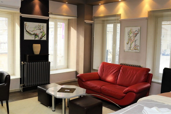Suite-Estúdio Premium | Roupa de alta qualidade, minibar, com decoração personalizada