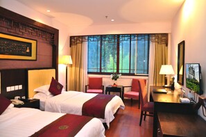 Quarto Twin Deluxe | Cofre no quarto, secretária, camas desdobráveis, Wi-fi grátis 