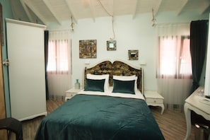 Quarto Duplo Standard | Lençóis italianos Frette, minibar, cofre no quarto 