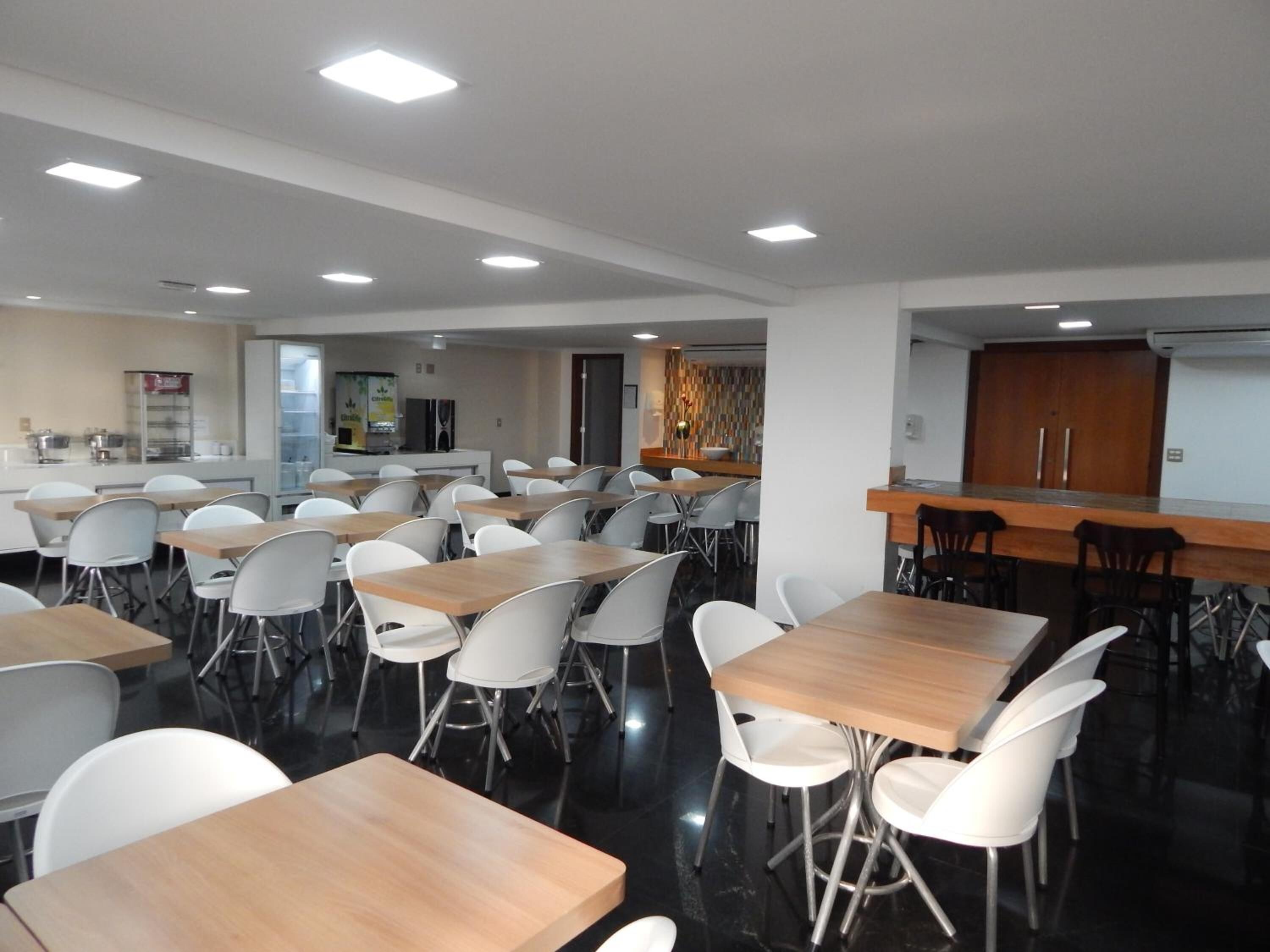 Pequenos-almoços e jantares servidos 