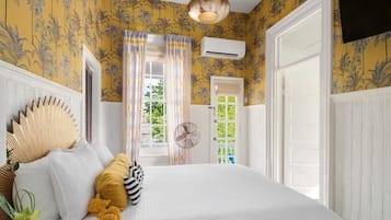 Room 10 - Second Floor - 21+ Adult Only | Roupas de cama premium, individualmente decorados
