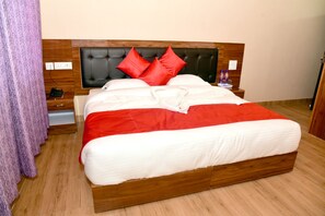 Secretária, Wi-fi grátis, roupa de cama fornecida