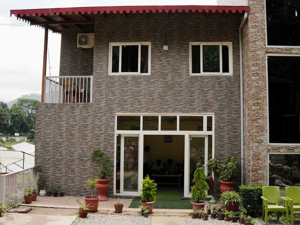 Super Deluxe Room Damyanti Hotel And Resort - Uttarakhand