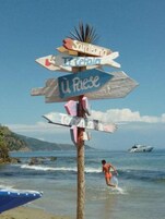 Espreguiçadeiras, guarda-sóis 
