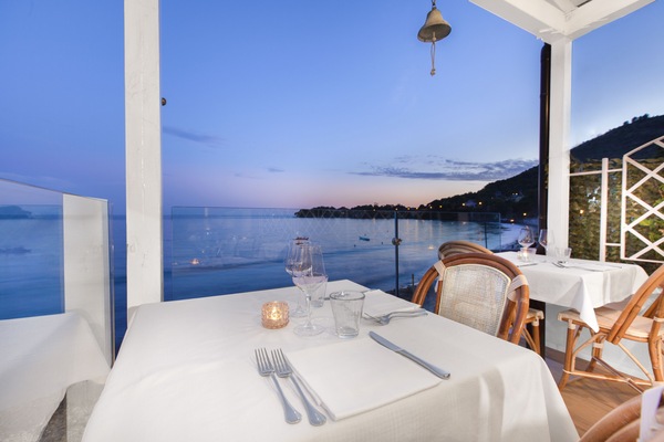 Café da manhã, almoço e jantar; culinária local, vistas para a praia