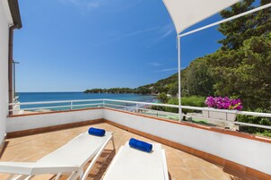 Quarto clássico, 1 cama de casal, vista para o mar | Roupas de cama premium, edredons de pluma
