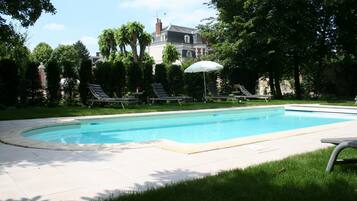 Piscina exterior, da(s) 8:30 à(s) 21:30, espreguiçadeiras