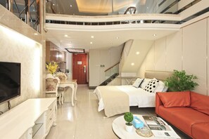Dúplex Comfort, várias camas | Cofre no quarto, cortinas/cortinados opacos, quartos insonorizados 