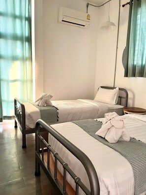 Quarto duplo standard | Cortinas blackout, quartos à prova de som, ferros/tábuas de passar roupa