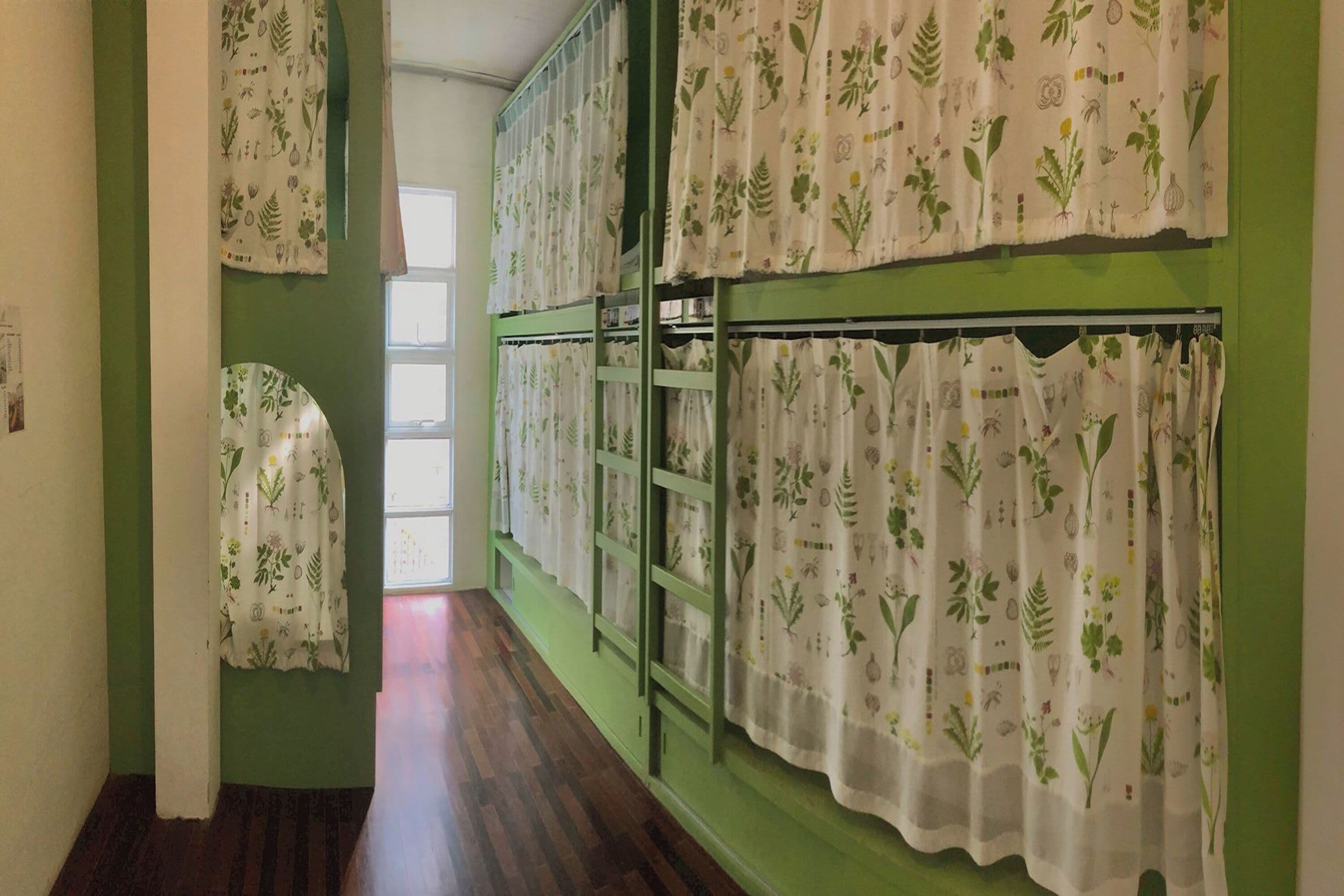 Dormitório Partilhado, em dormitório misto | Cortinas/cortinados opacos, quartos insonorizados 