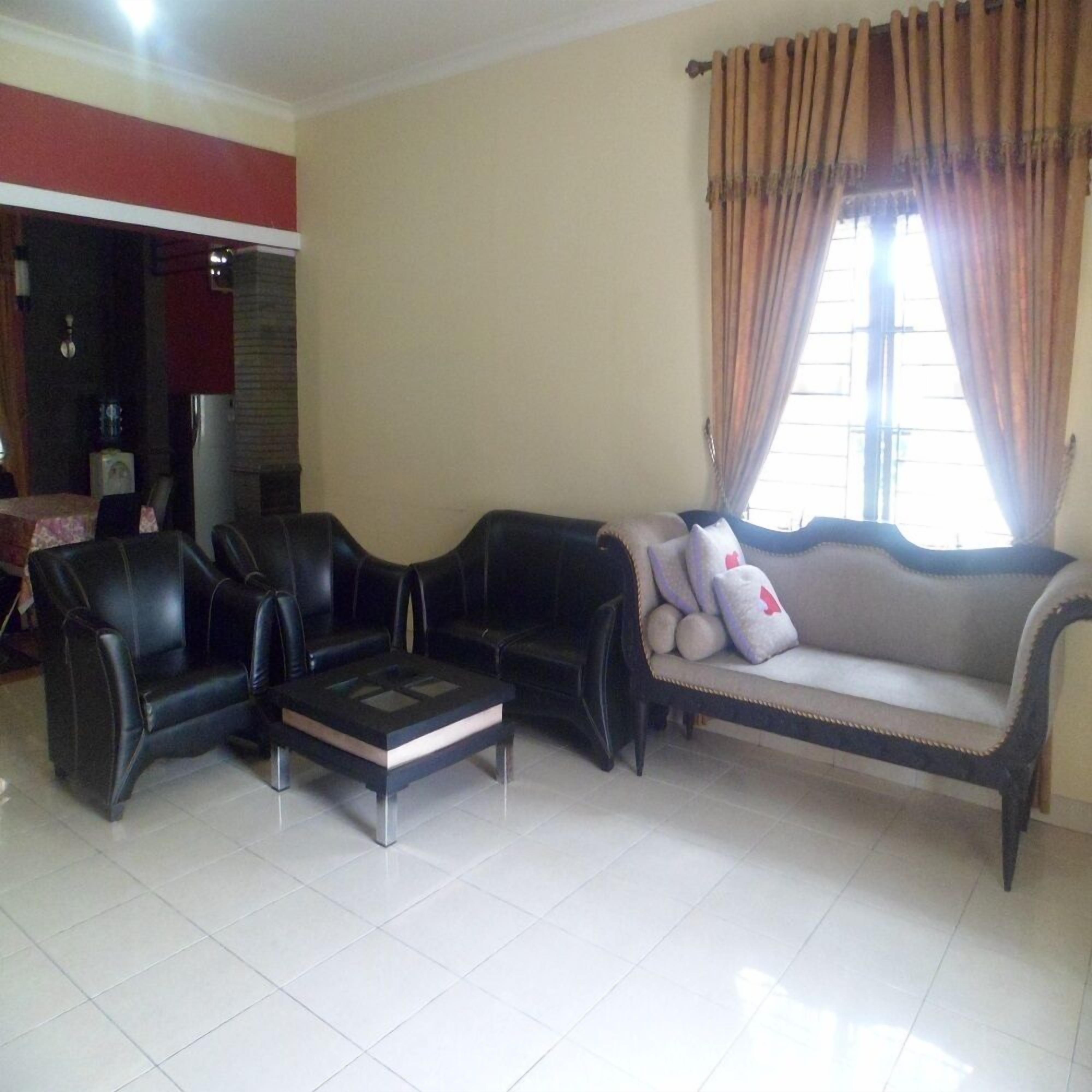 Casa, 3 quartos | Sala de estar | TV de ecrã plano 