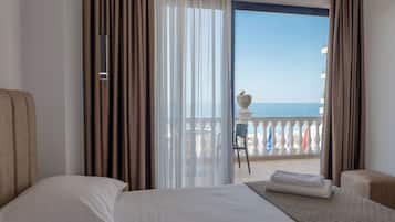 Quarto casal luxo, vista para o mar | 1 quarto, roupas de cama antialérgicas, individualmente decorados