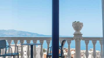 Quarto casal luxo, vista para o mar | 1 quarto, roupas de cama antialérgicas, individualmente decorados
