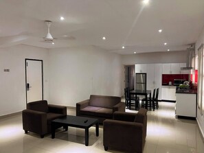 Televisor de ecrã plano de 35 polegadas com canais via satélite