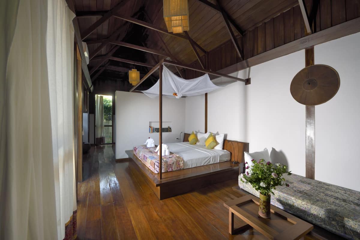 Villa Familiar, 2 quartos, terraço | Cofre no quarto, secretária, Wi-fi grátis, roupa de cama fornecida