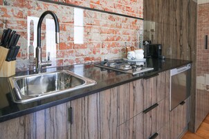 Suíte estúdio | Cozinha privada | Geladeira, micro-ondas, cooktop, máquina de café expresso