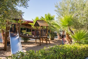 Área de recreio para crianças (ao ar livre)