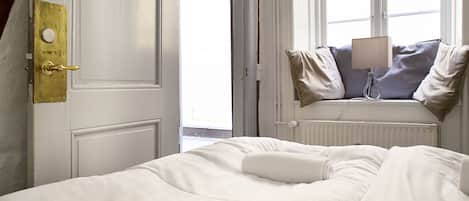 Apartamento, 3 quartos | Escrivaninha, ferros/tábuas de passar roupa, berços (sobretaxa)