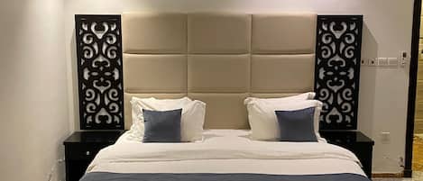 1 quarto, roupas de cama premium, camas com colchões pillow-top