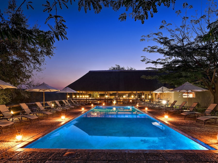 Fachada do alojamento (tarde/noite)