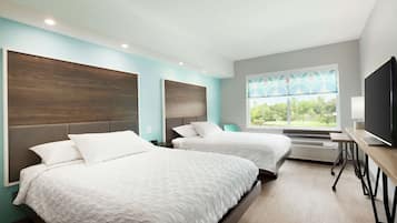 Quarto, 2 camas queen-size | Secretária, ferro/tábua de engomar, berços/camas para crianças grátis